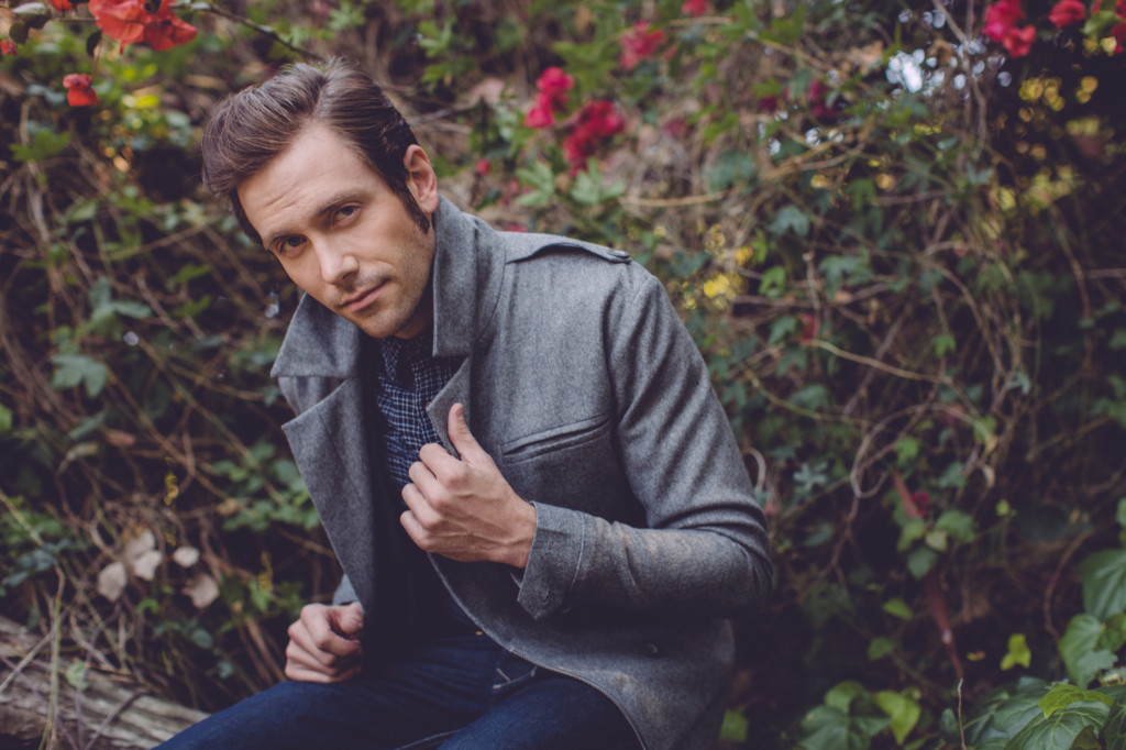 “Ab Fab” Stars Spill Tea | Kit Williamson Talks Life – Gloss Magazine