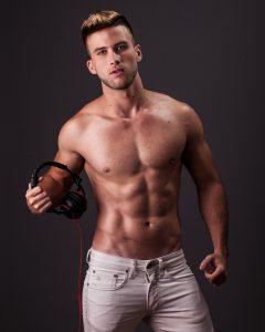 DJ Erik Vilar Takes It To The Rooftops For ICON – Gloss Magazine