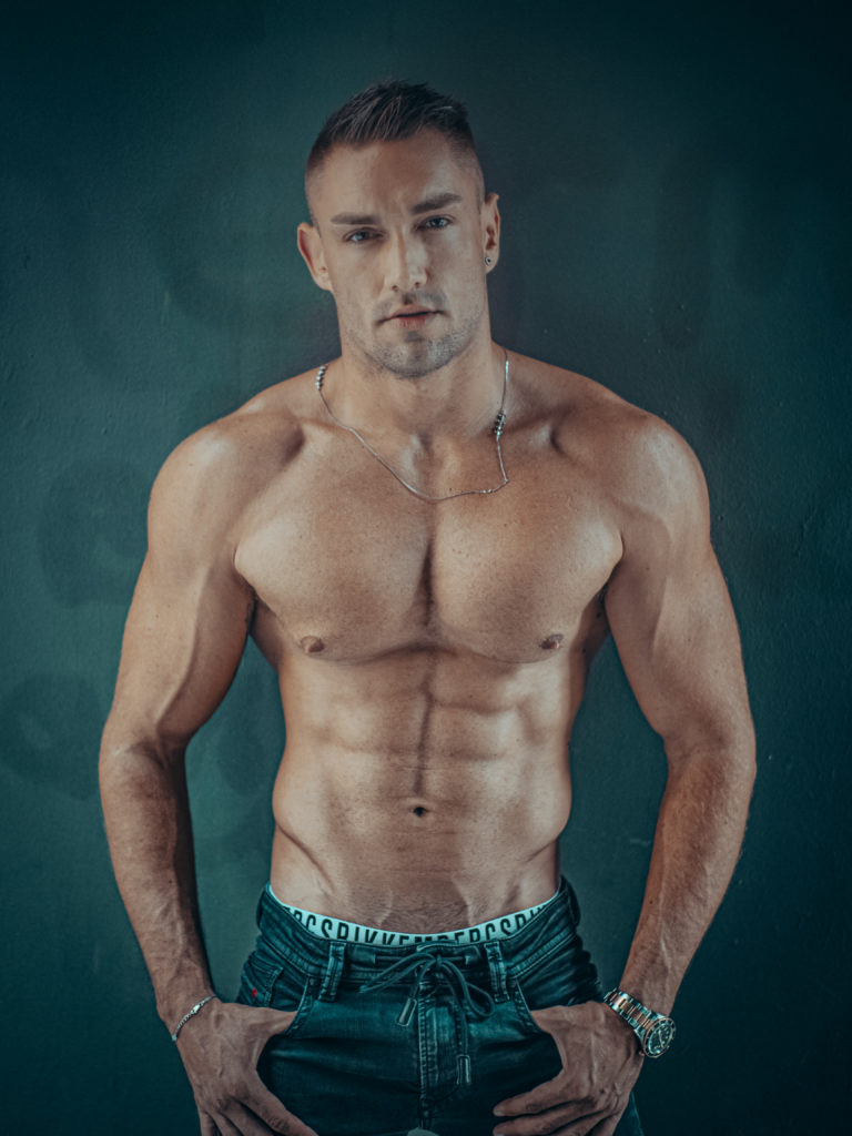 Meet the DJ: Ben Bakson – Gloss Magazine